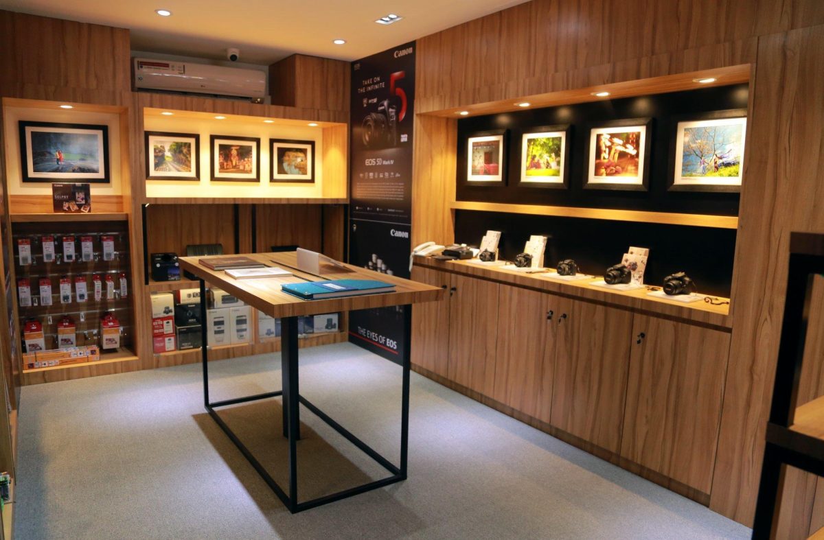 About Us - Camera Fine Vision