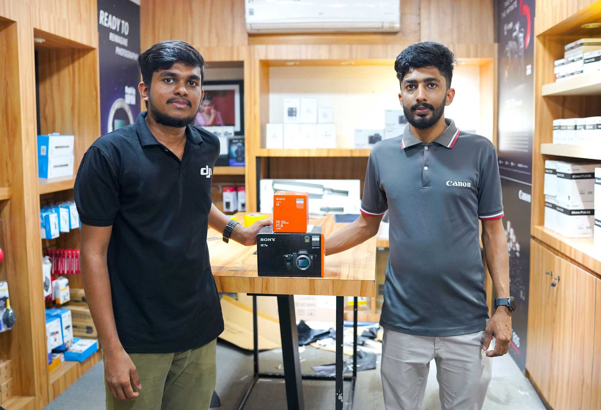 About Us - Camera Fine Vision