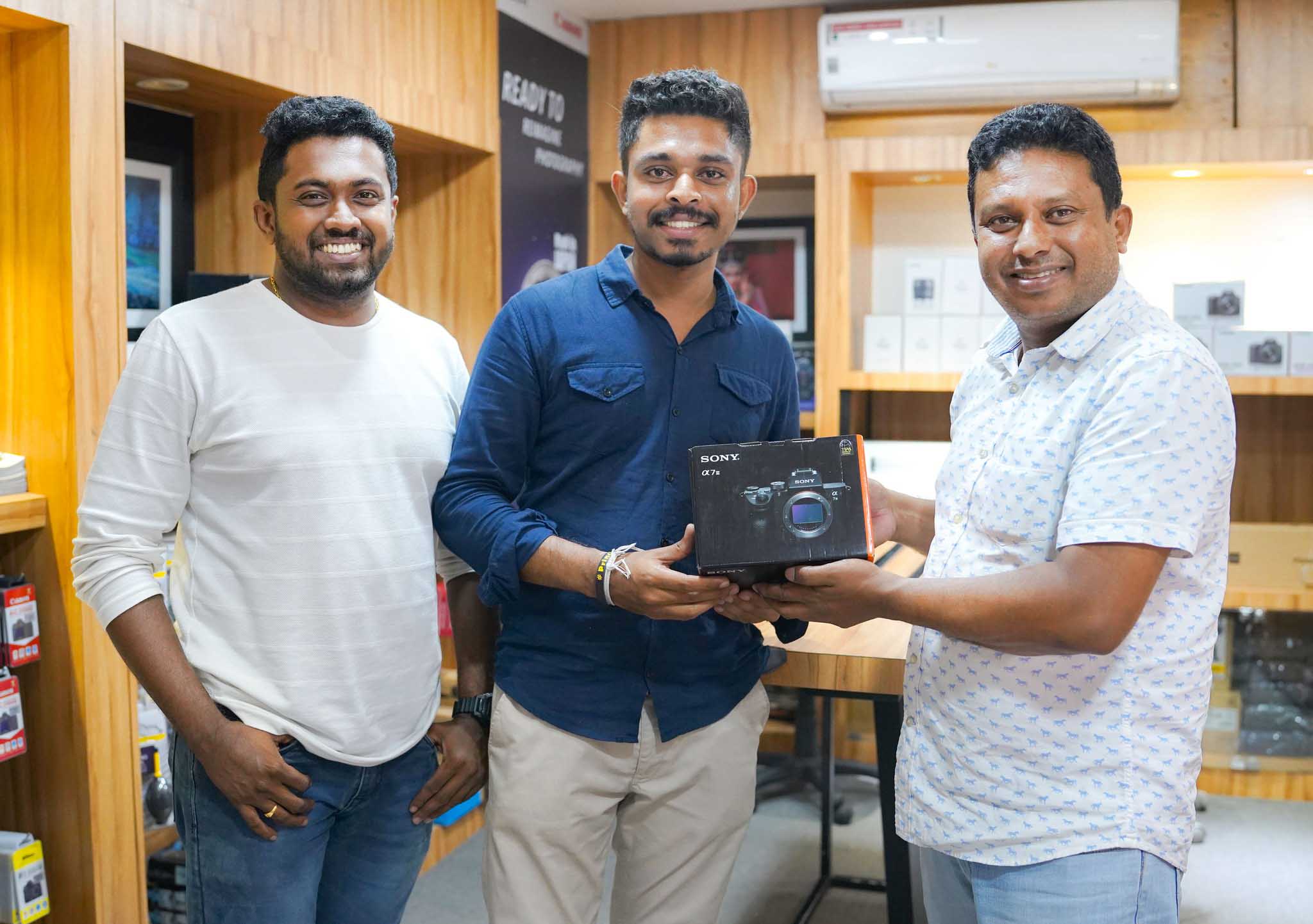 About Us - Camera Fine Vision