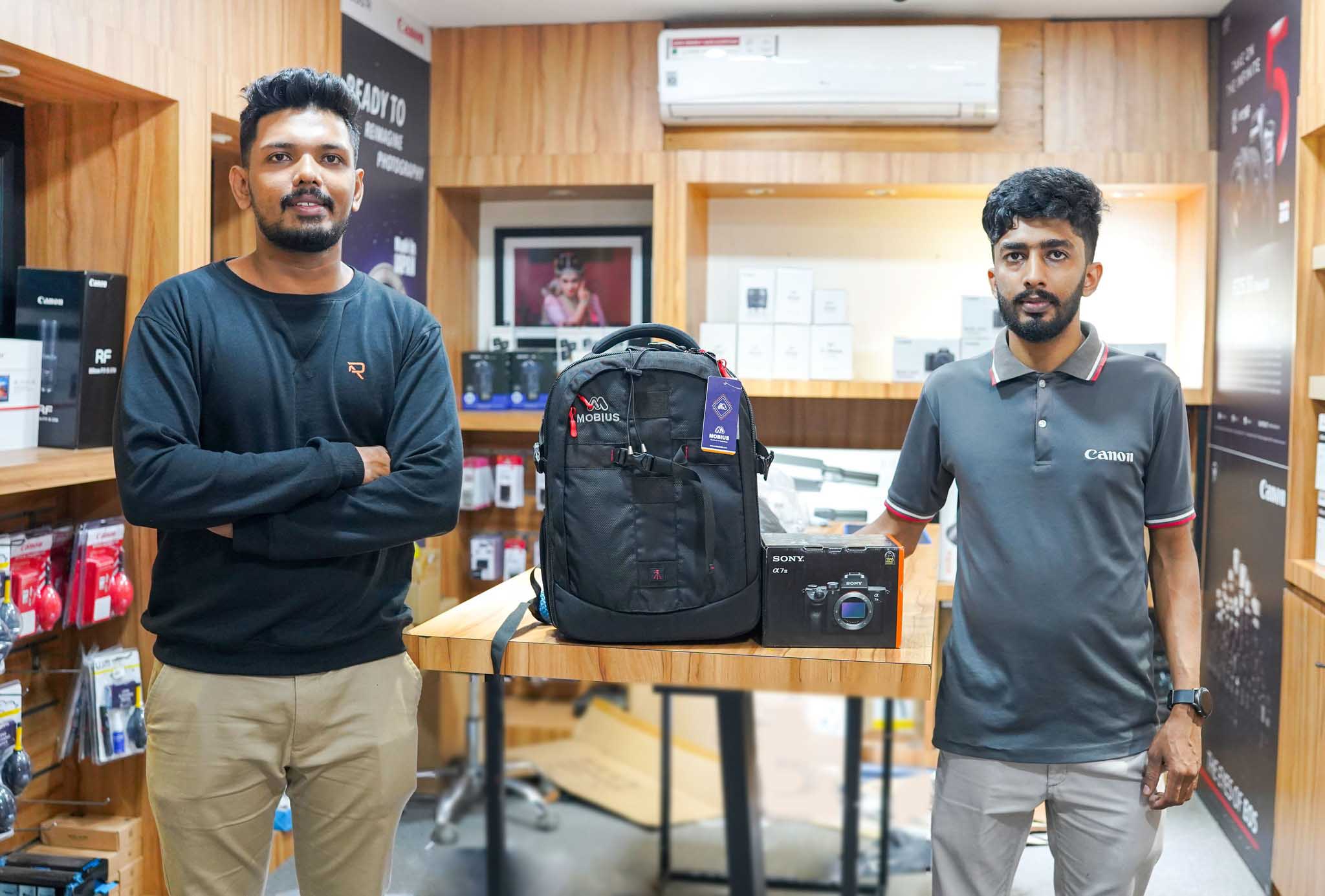 About Us - Camera Fine Vision